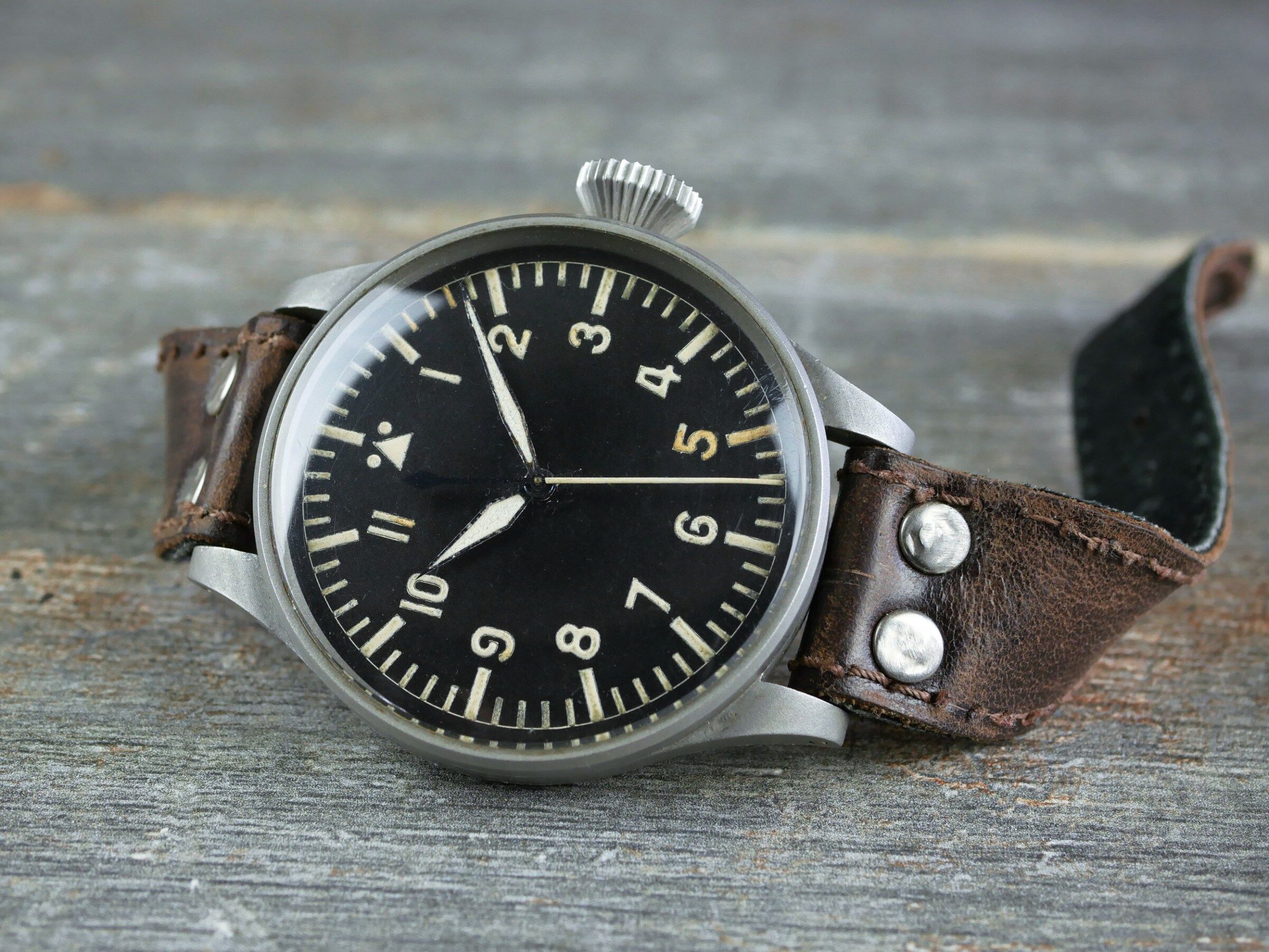 The Watches Worn by Pilots in World War II | Timeless Journal